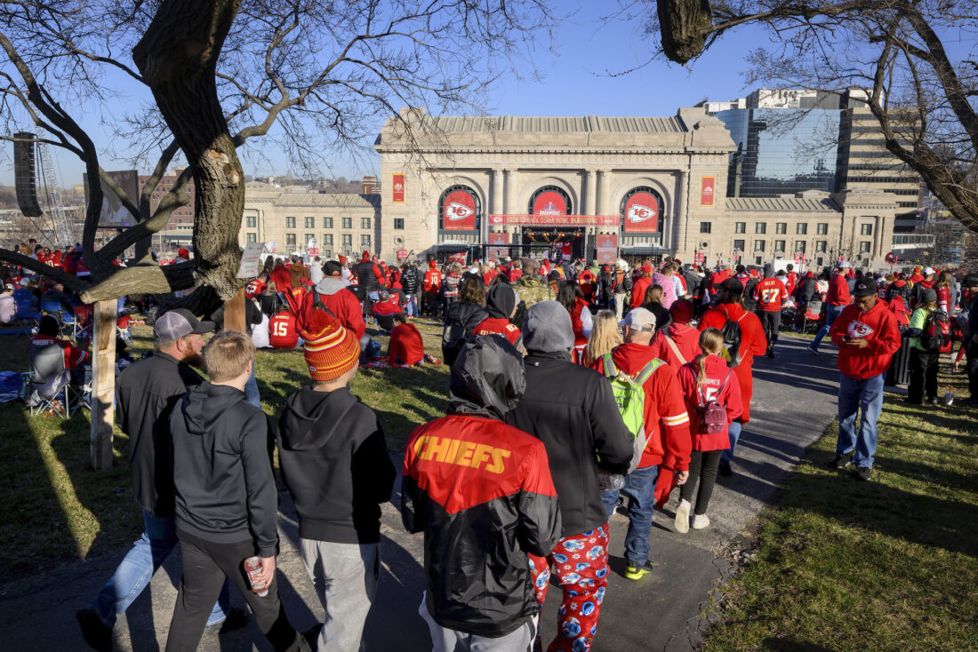 8 to 10 people injured after shooting near Chiefs parade, official says ...